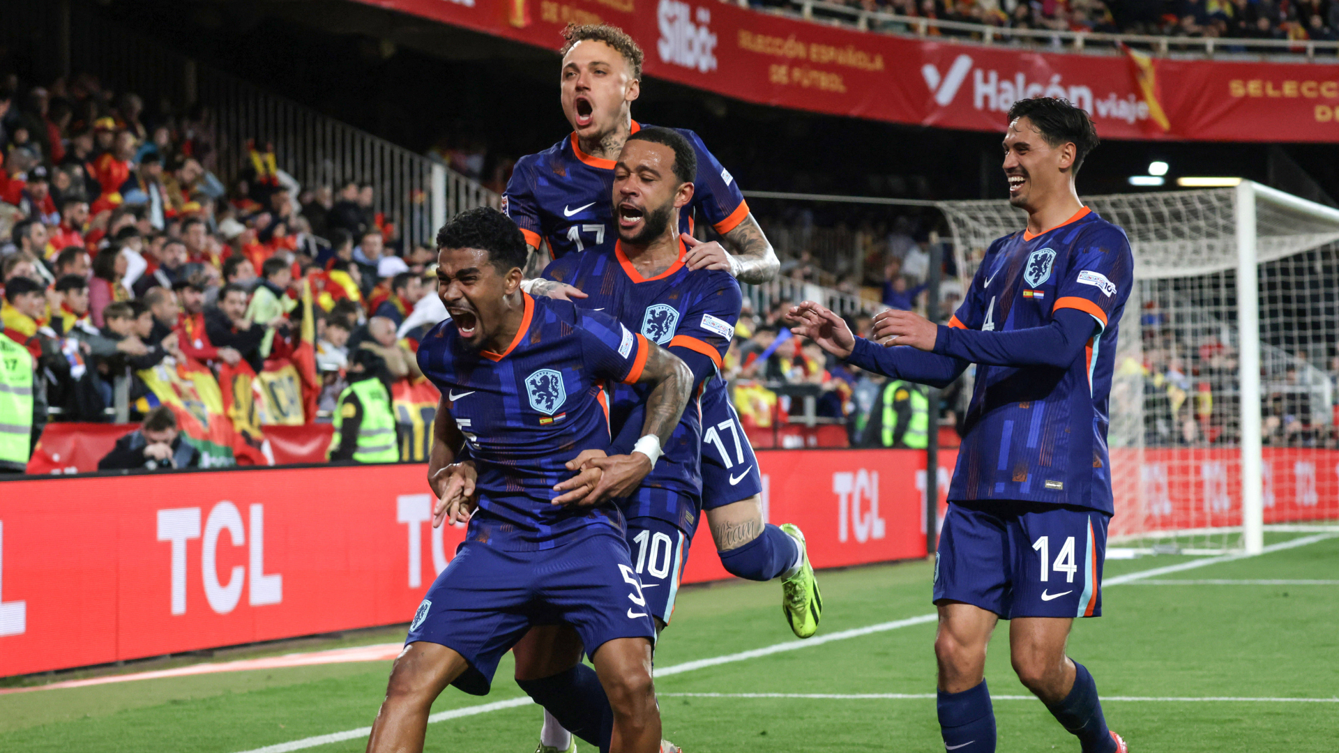 Ian Maatsen 'moet zich schamen': 'Hij speelt alsof hij in het ...